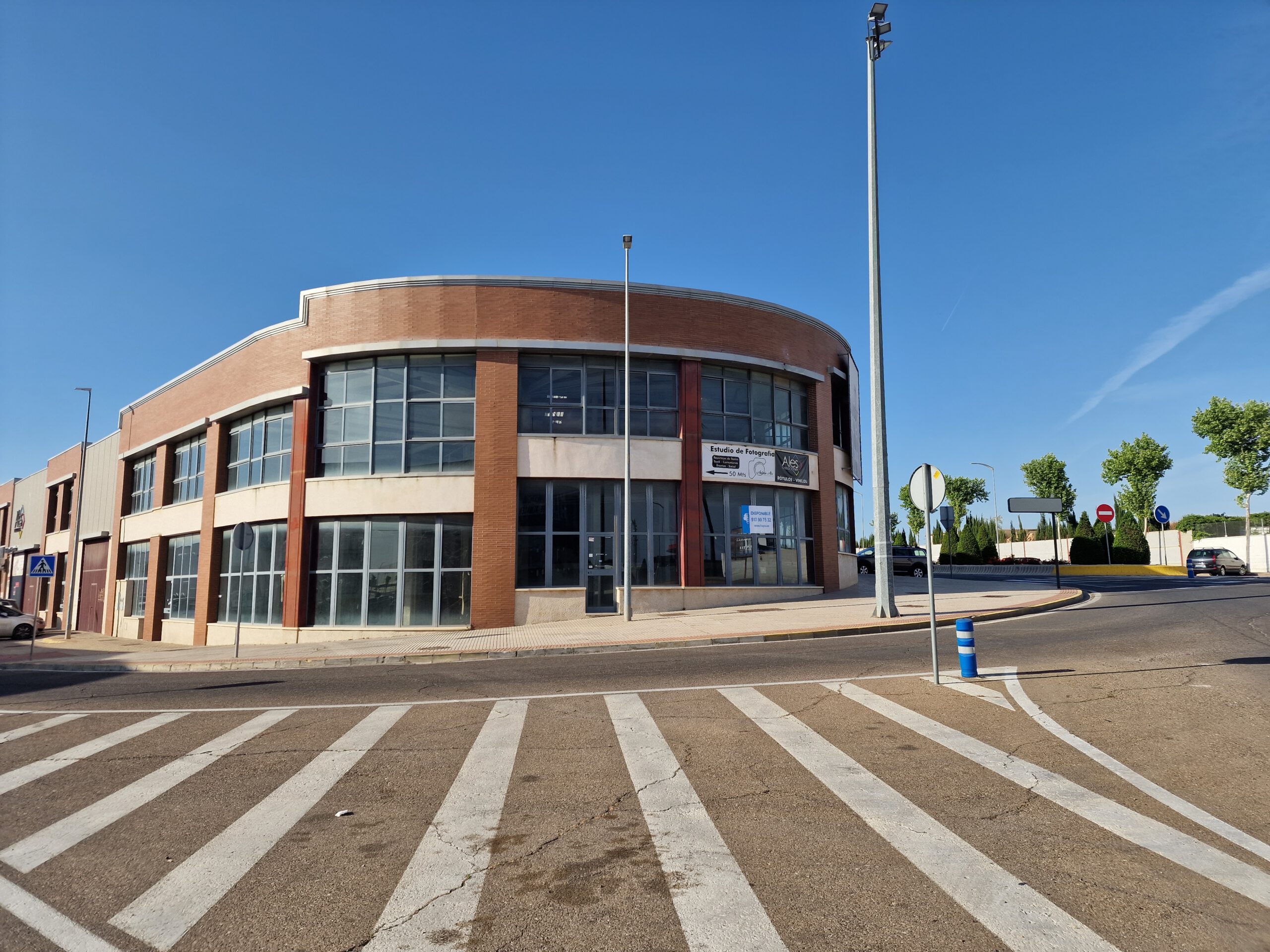 NAVE EN DOS HERMANAS – Realtis